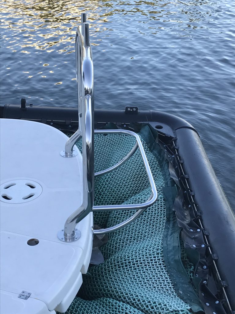 Stern, Duckboard Rail-Installation August 2017-3 | Southern Stainless