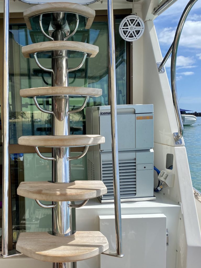 Custom stainless steel boat flybridge ladder Riviera 46 Passagemaker ...